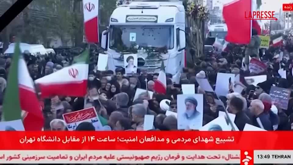 Iran, a Teheran funerale di massa per i membri delle forze di sicurezza ...