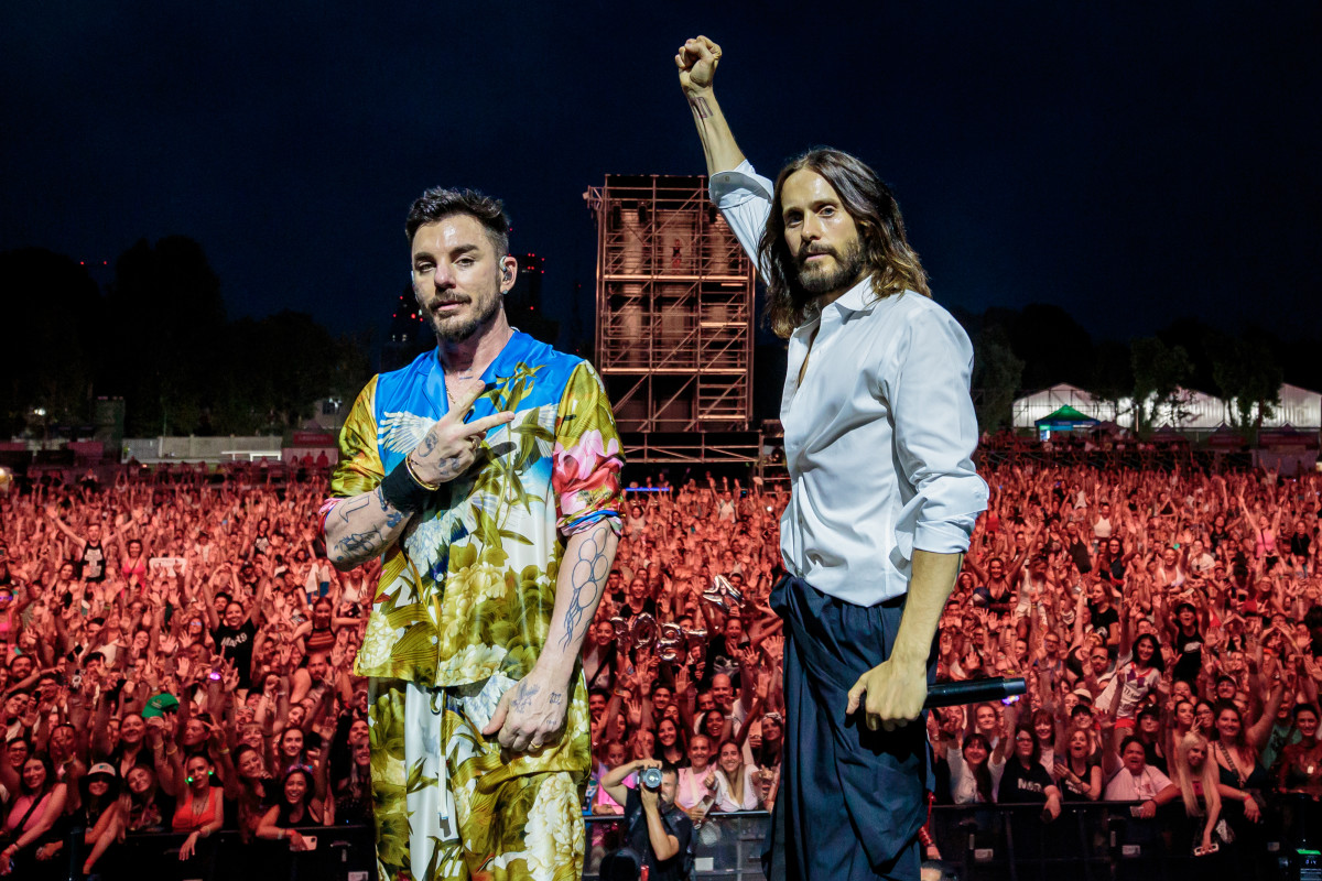 2000s rock band teases exciting announcement