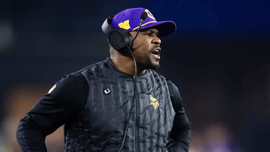 Brian Flores Steelers' early favorite for head coach job