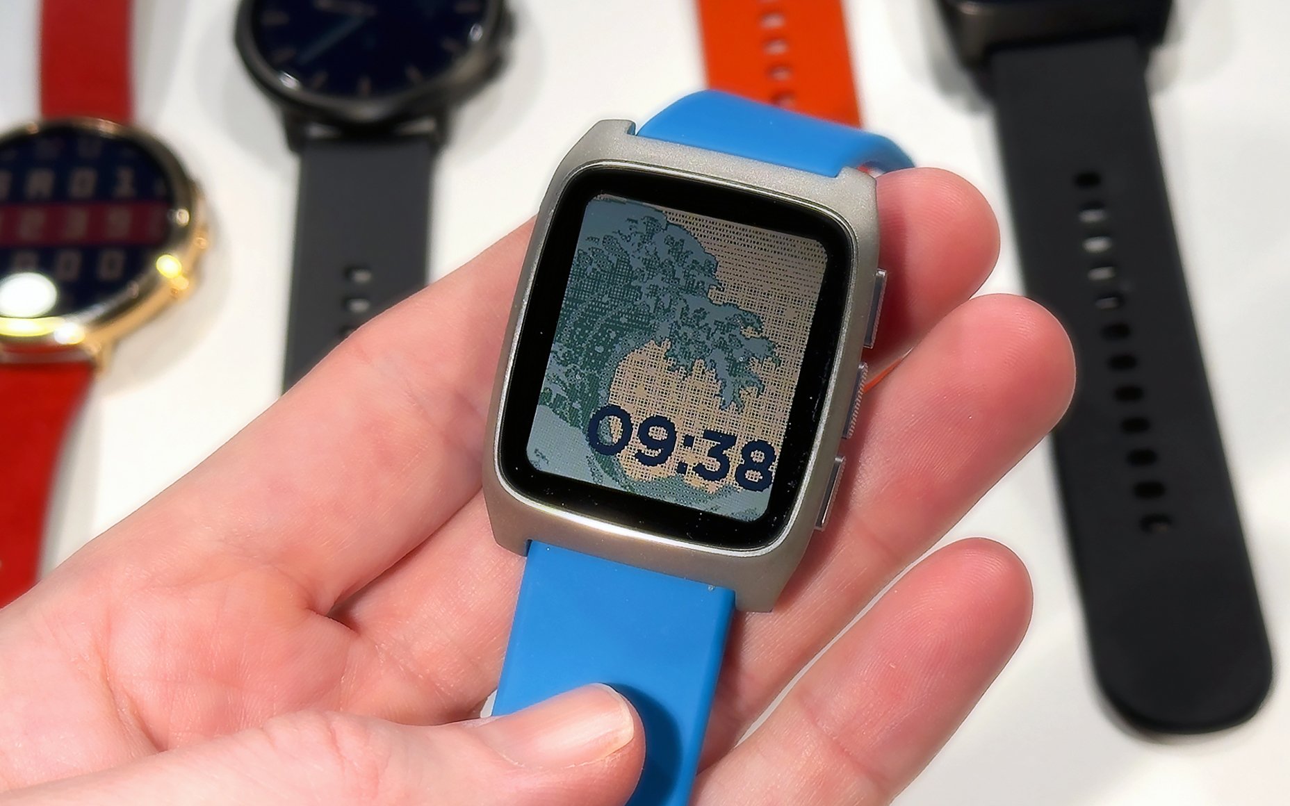 Pebble brings open wearables to your wrist (or finger)