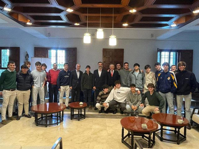 Fernández-Pacheco se reúne con universitarios para escuchar sus ...