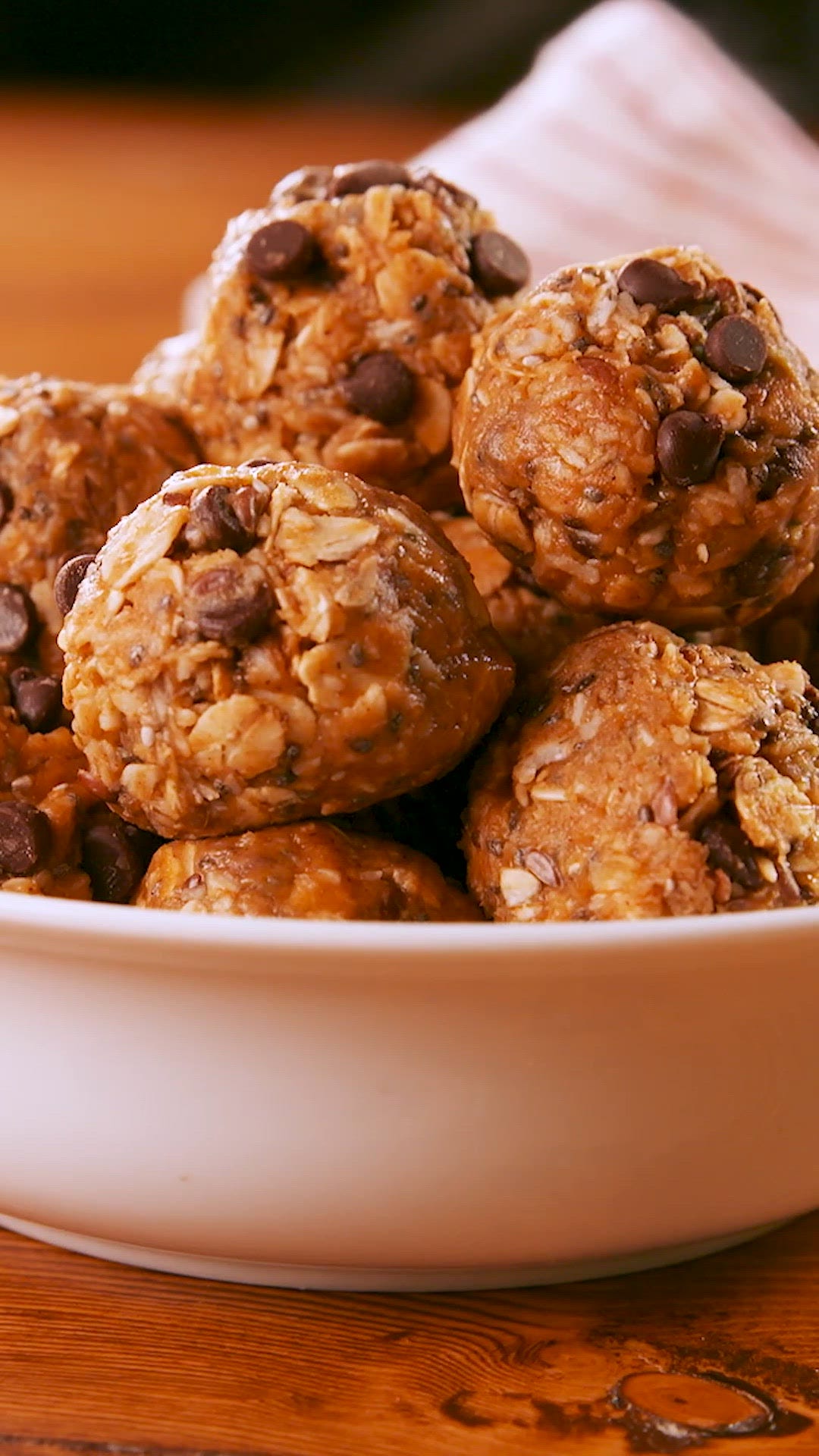 Peanut butter protein balls