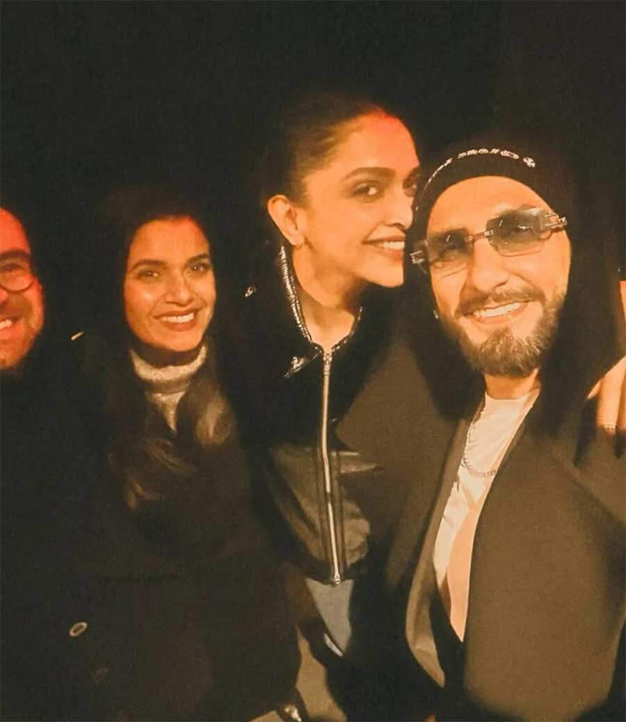 Viral: Ranveer Singh and Deepika Padukone's clicks from New York