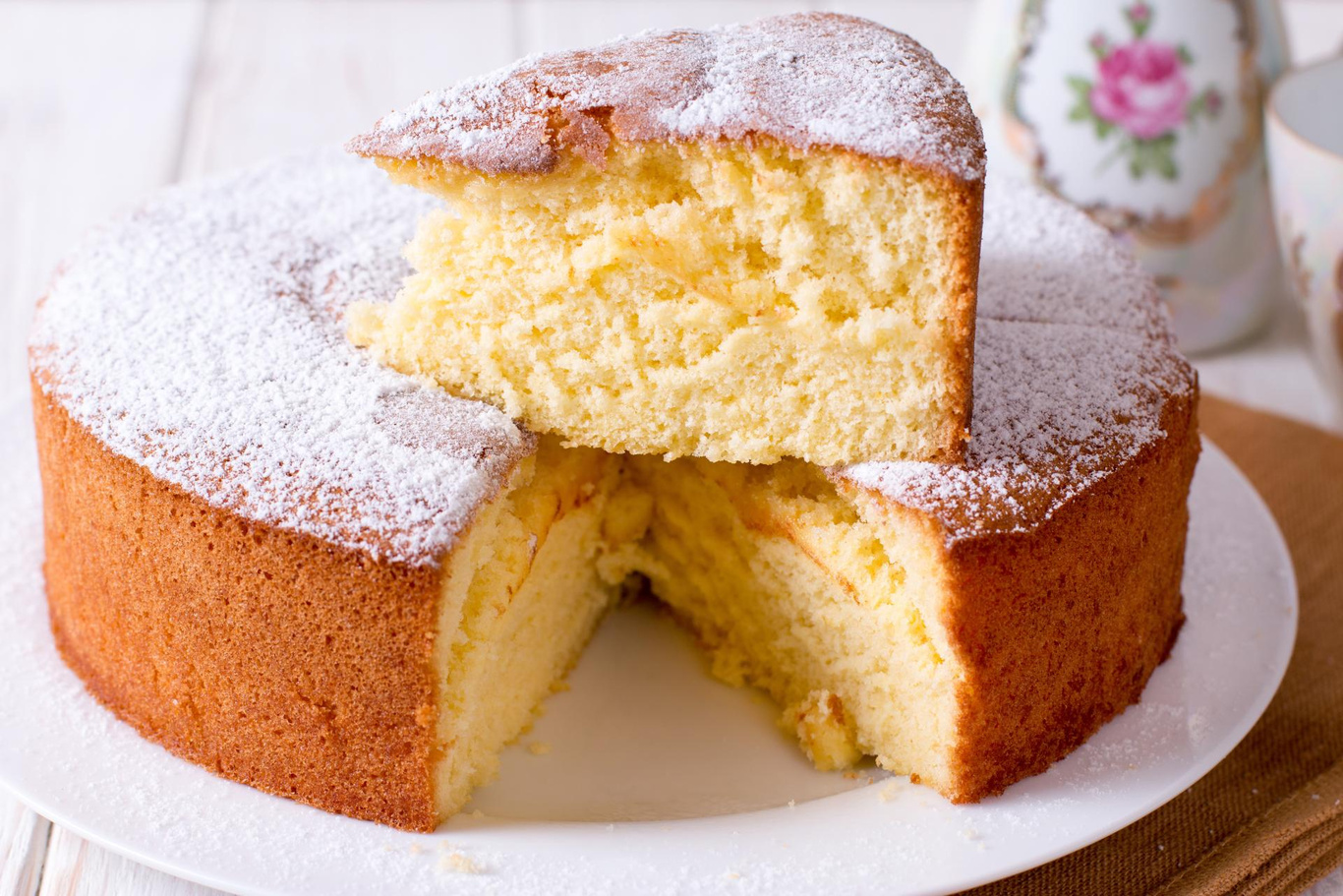 Gâteau trop sec ? L’astuce magique pour le rattraper et le rendre à ...