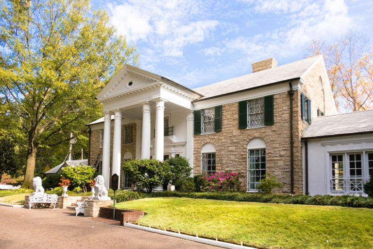 The bigger your house is, the more miserable you are: 'Even if you live ...