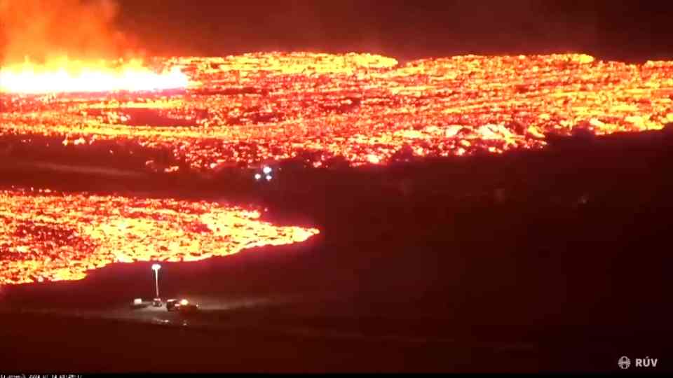Maisons englouties par le volcan islandais scénario catastrophe