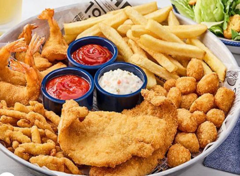 5 seafood chain restaurants famous for platter-size fried fish