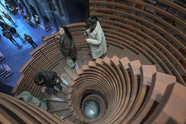 Novel concept: China's spellbinding bookstores draw selfie snappers