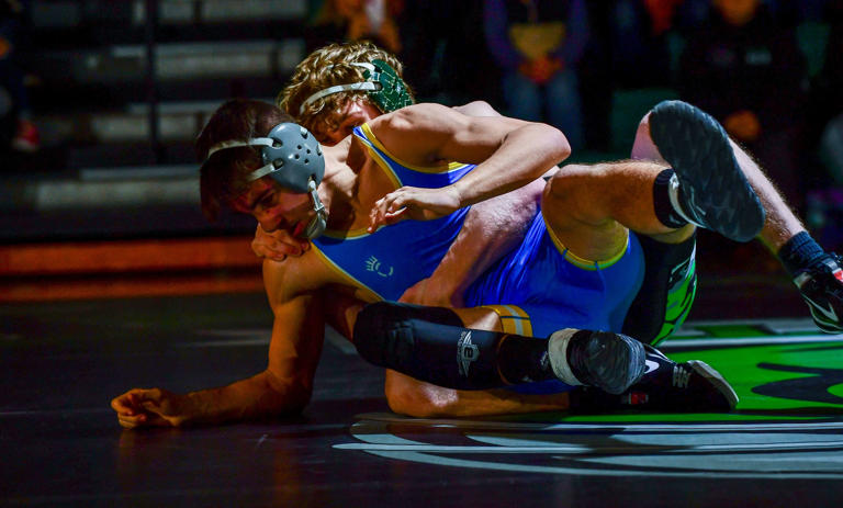 Pen Argyl seniors honor former coach in wrestling win over Wilson