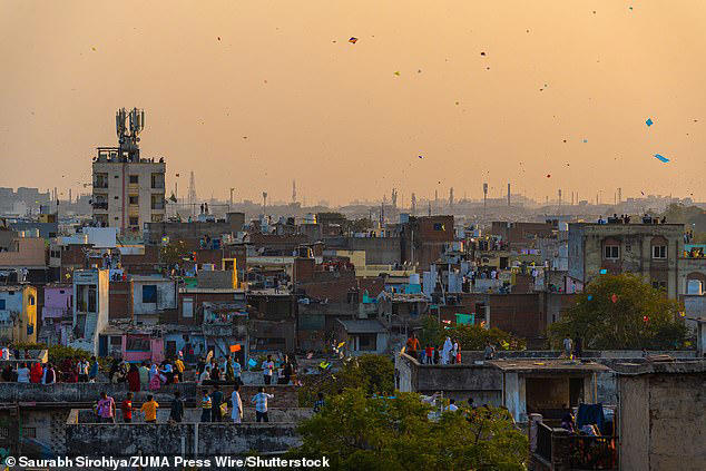 Two people are killed, including motorcyclist, after their throats are ...