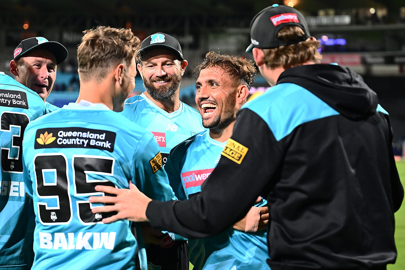 Zaman Khan's stunning final over hands Brisbane Heat come-from-behind win