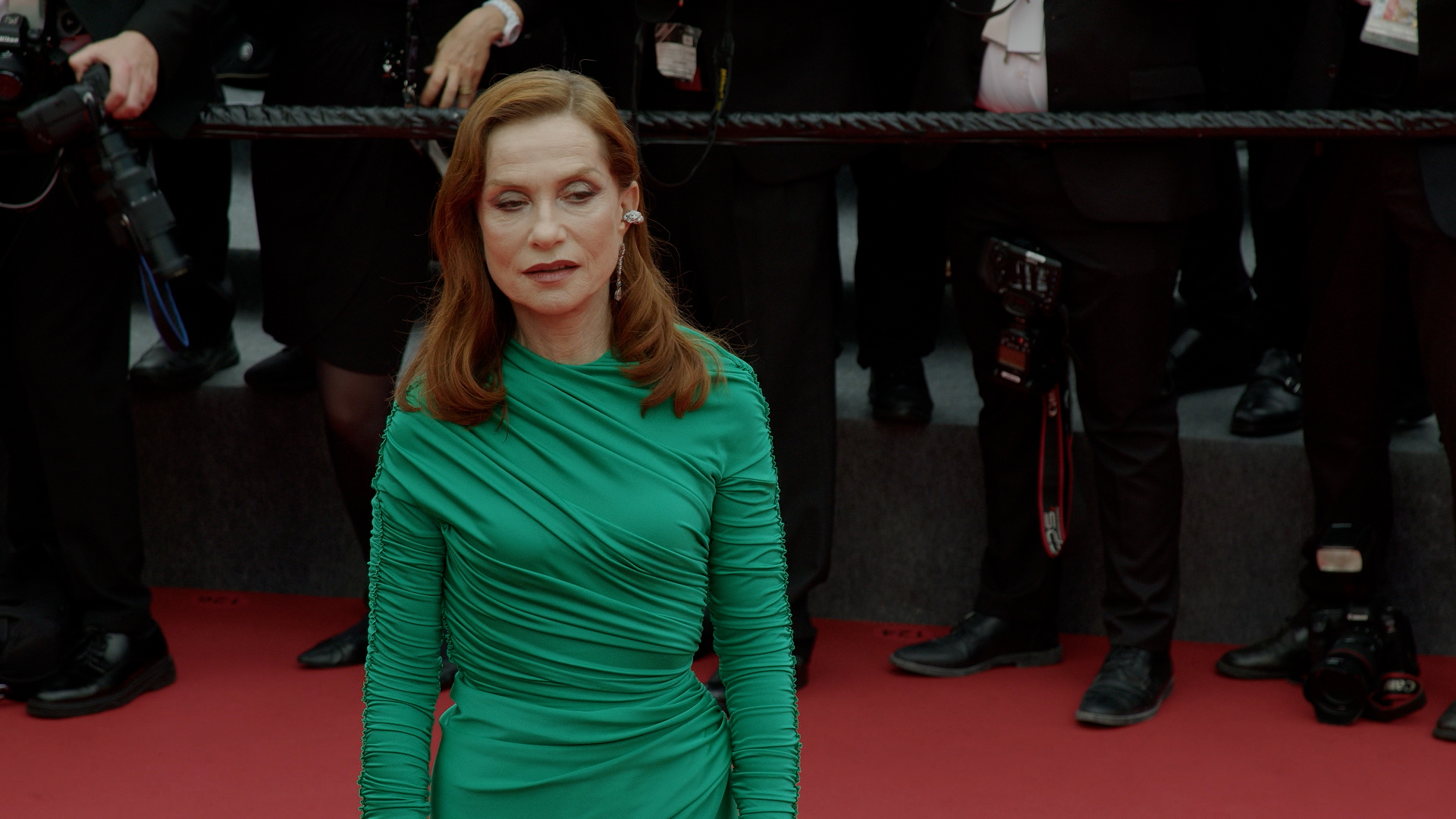 Os momentos mais icônicos de Isabelle Huppert na passadeira vermelha ...
