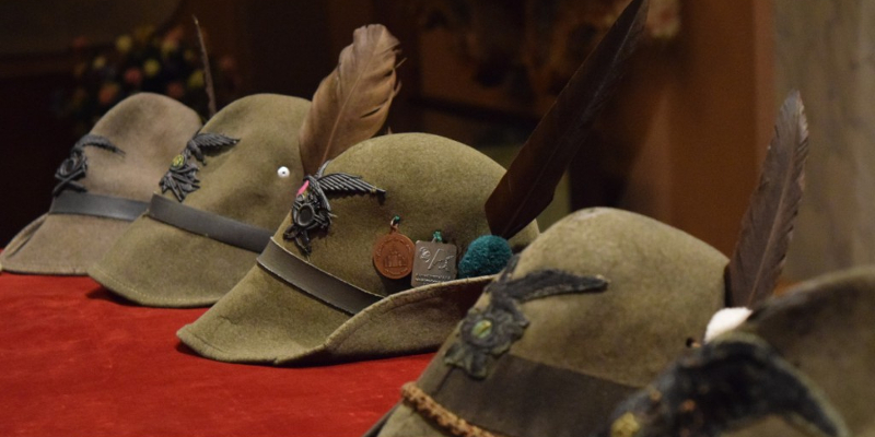 Gruppo Alpini Calolziocorte, a Doralice Valsecchi la targa della ...