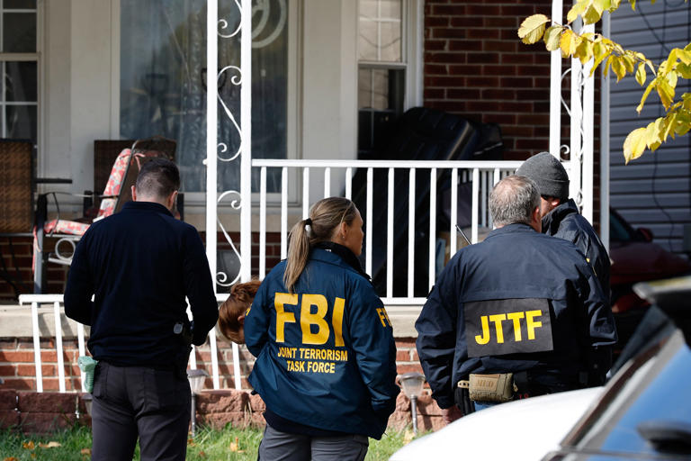 FBI searches 'Washington Post' journalist's home, investigating ...