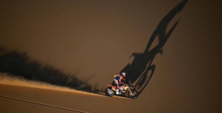 Sanders brach sich das Schlüsselbein, Brabec neuer Leader