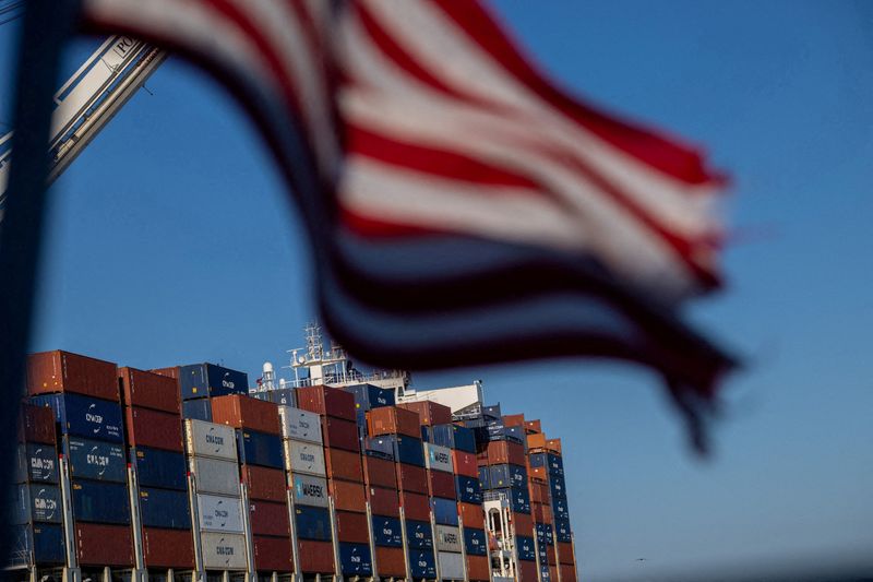 US current account deficit contracts sharply in the third quarter