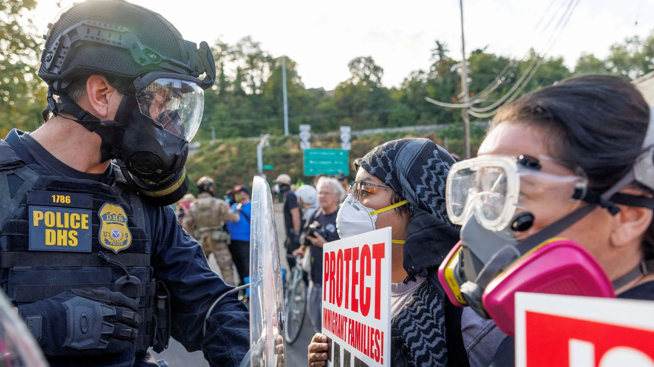 Portland mayor refuses to let ICE continue operation after 2 Tren de ...