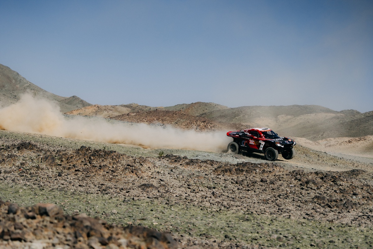 Dakar 2026, stage 10: Serradori wins stage, Al-Attiyah retakes overall lead