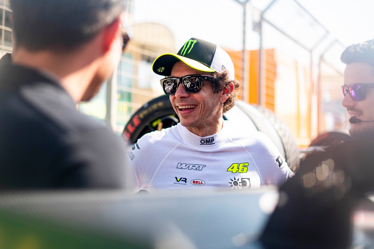 Rossi signs new BMW contract, returns to GT World Challenge