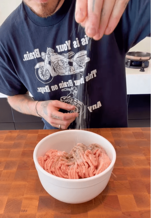 Brooklyn Beckham brutally mocked over 'disgusting' cooking recipe amid ...