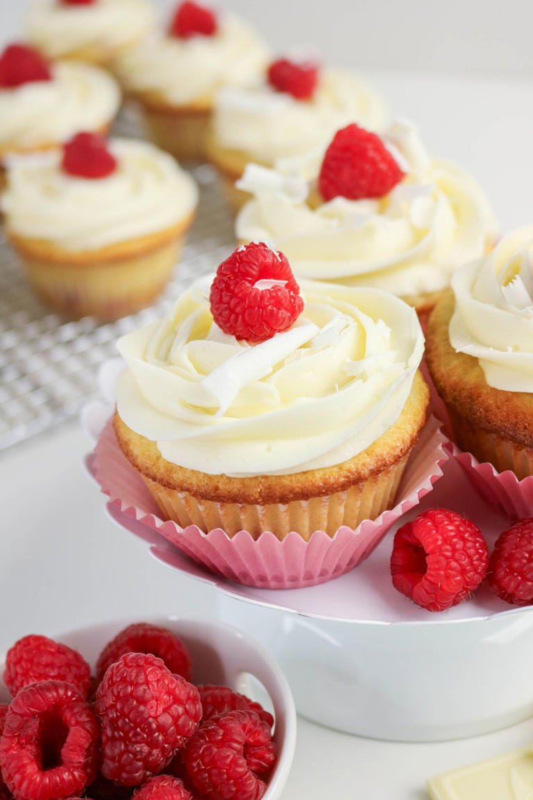 Raspberry and white chocolate cupcakes
