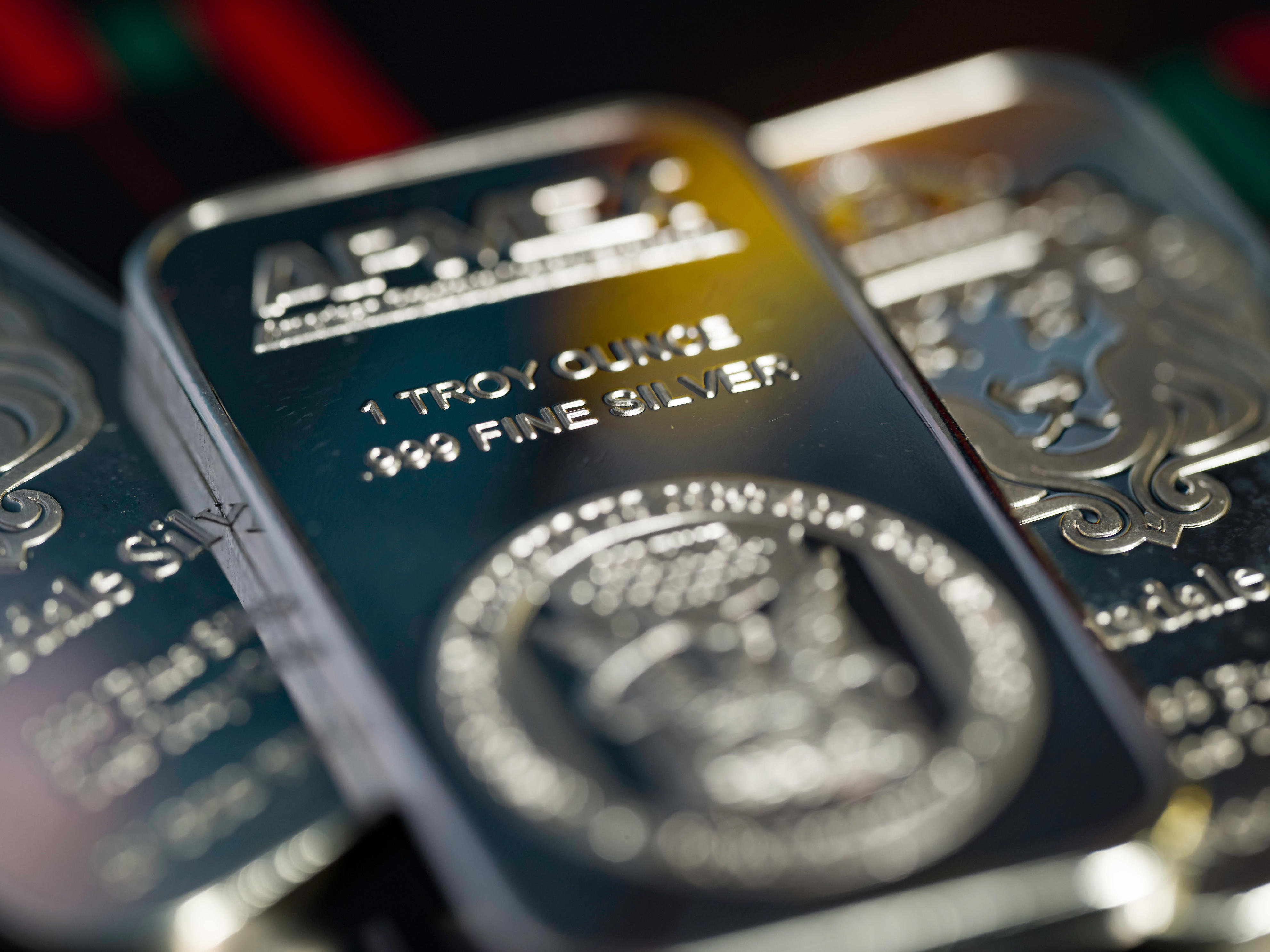 How Trump's latest policy turmoil has helped drive new records in gold ...