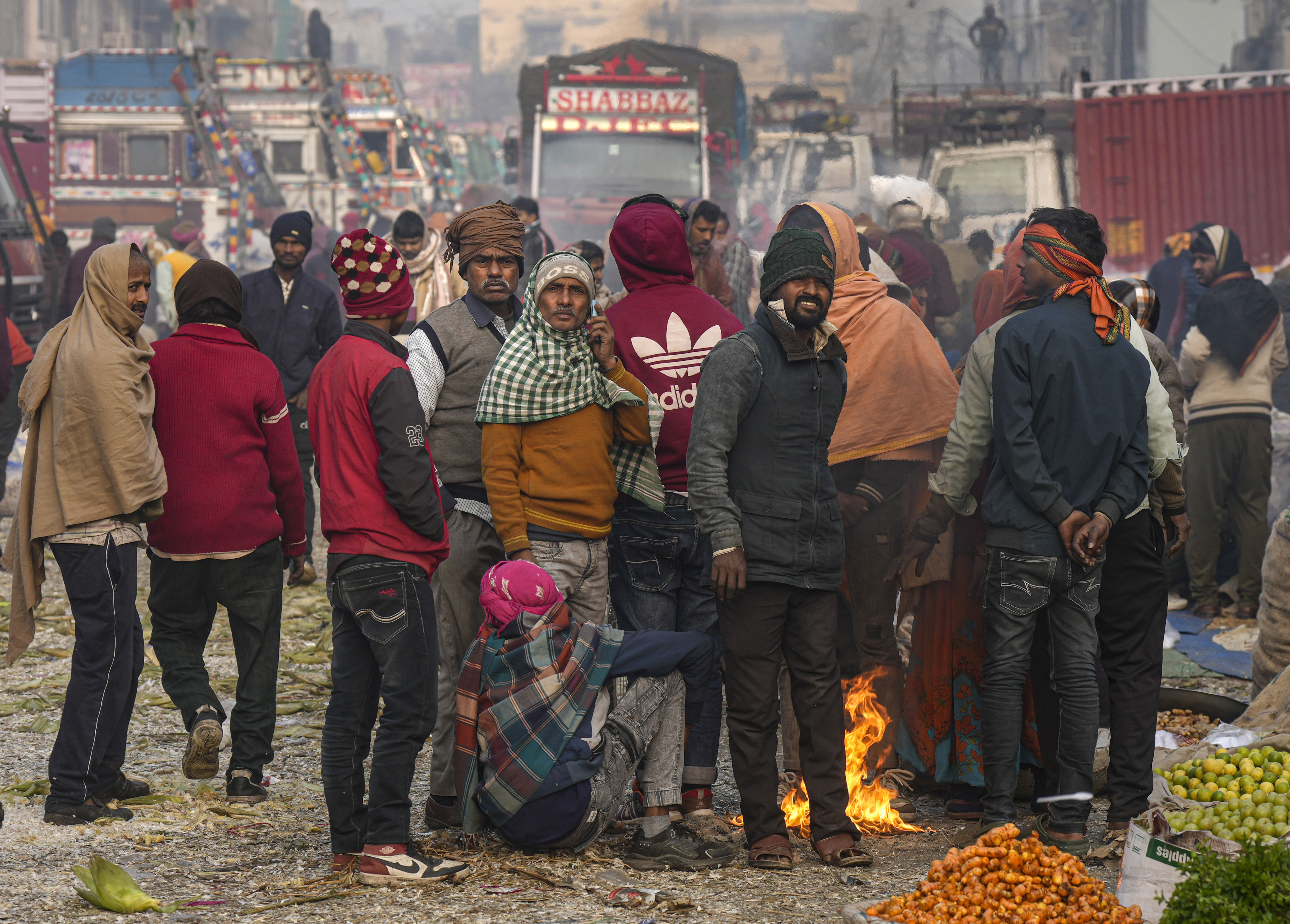 Cold wave grips Delhi for 4th straight day as temperatures remain low