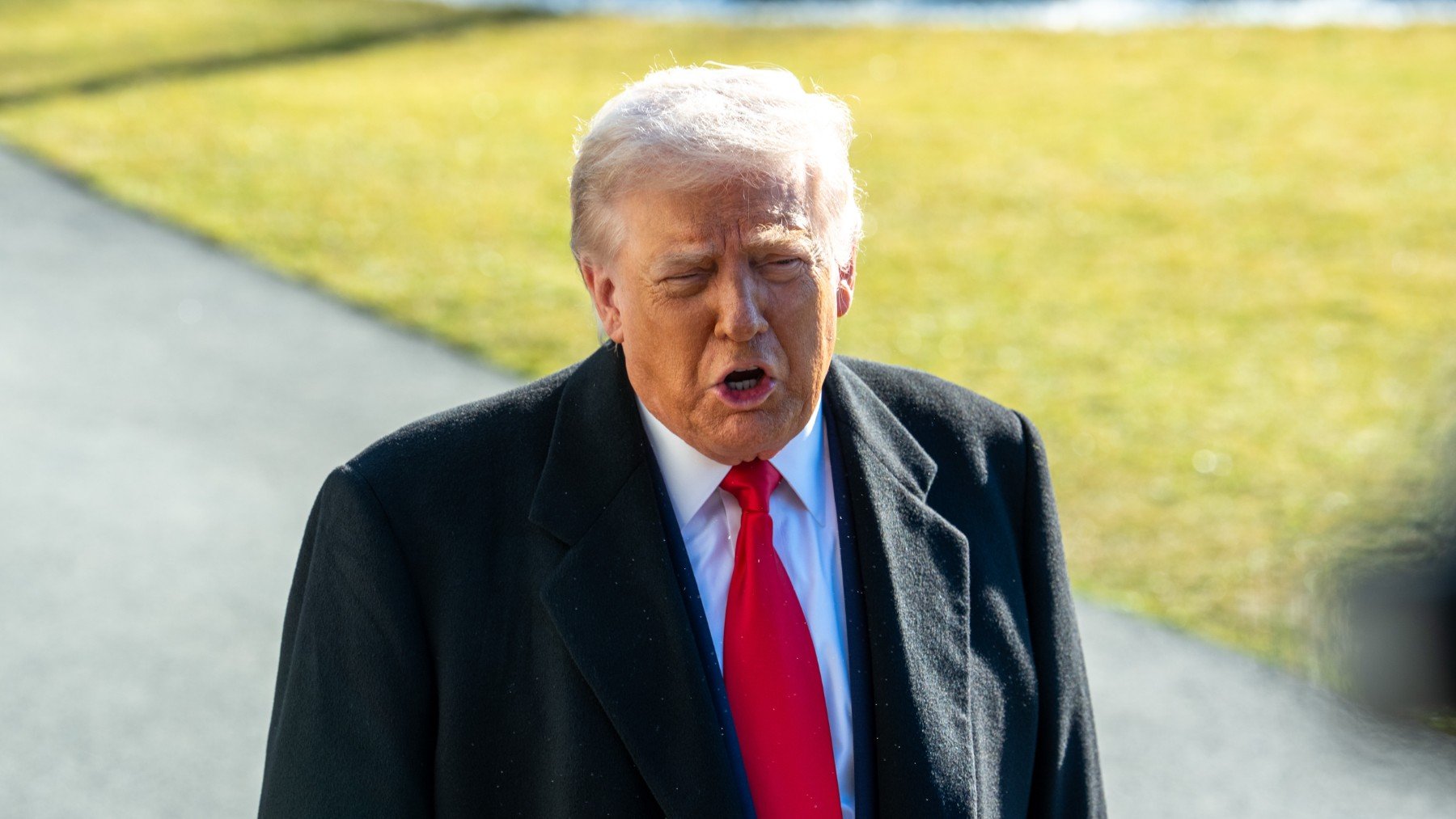 EEUU retira al personal de su base en Doha por un ataque inminente ...