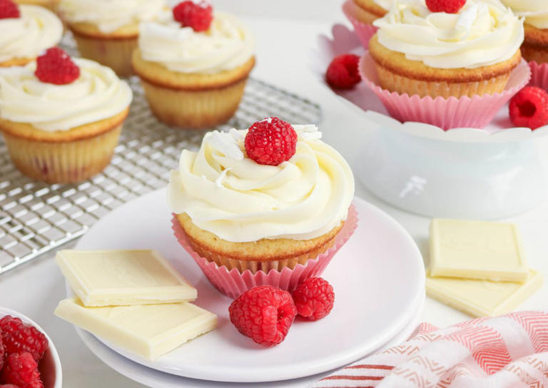 Raspberry and white chocolate cupcakes