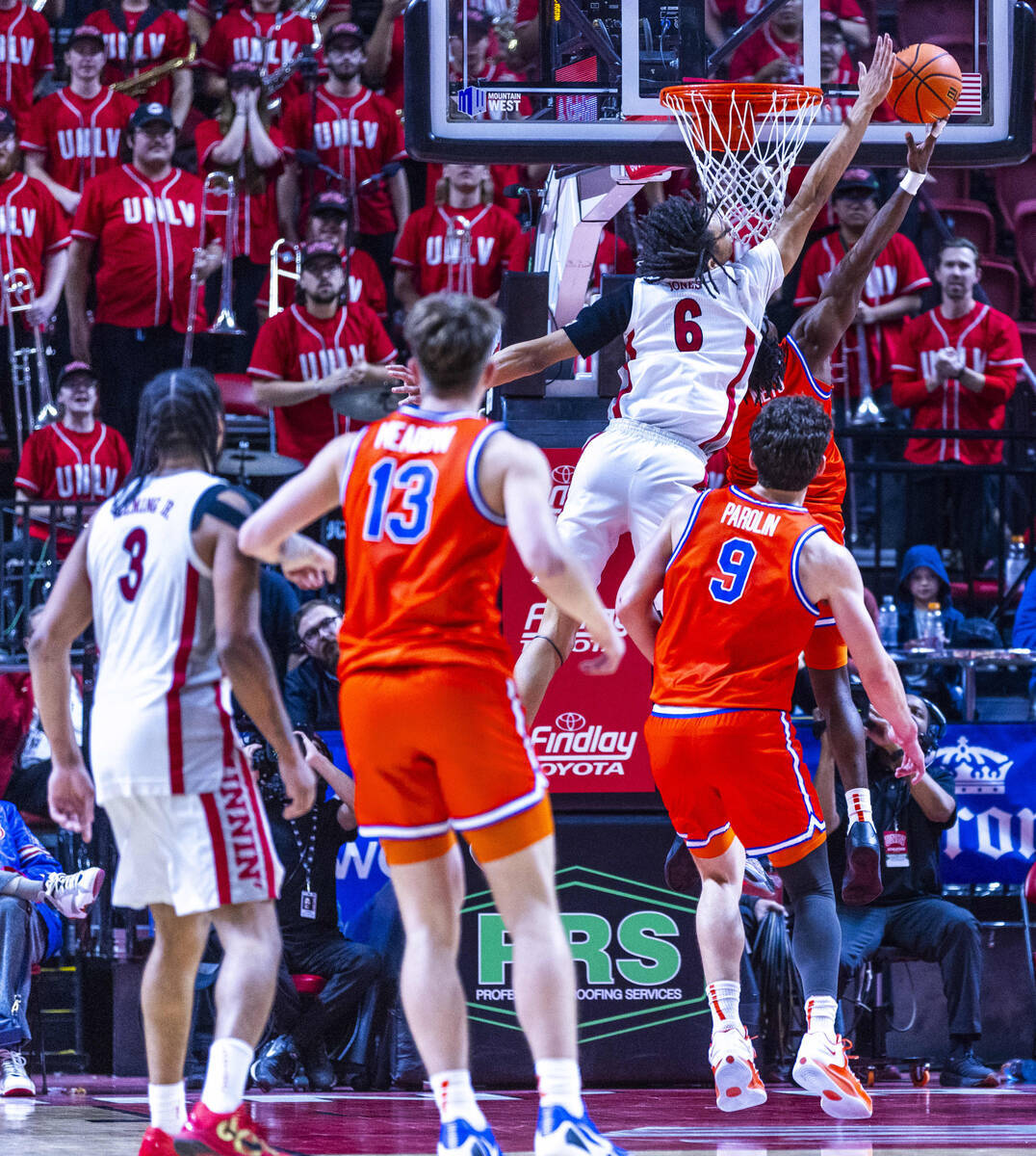 UNLV wins OT thriller after coach flummoxed by flat tire — photos