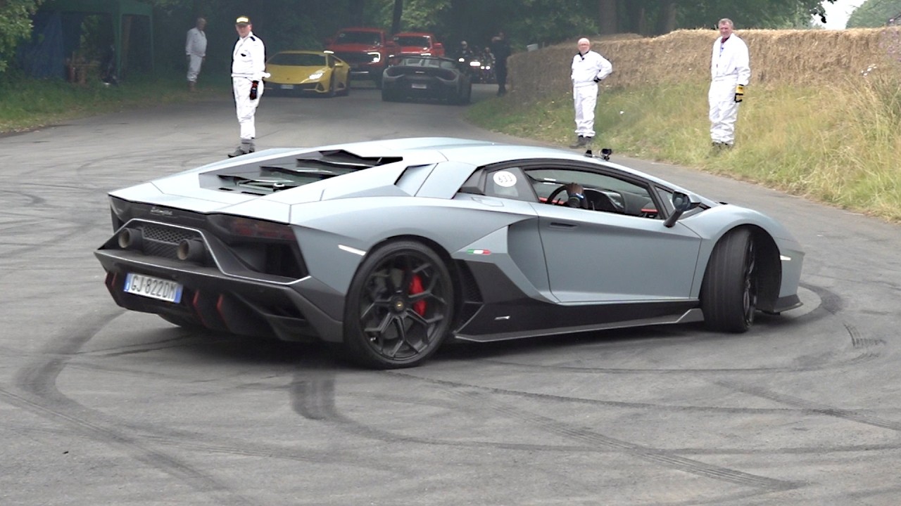 Rare Lamborghini makes a loud entrance at the event