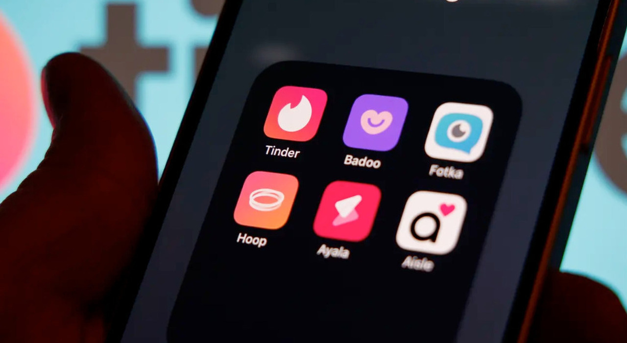 «Sei diverso dalle foto»: l'incontro tra uomini dopo la conoscenza sull ...