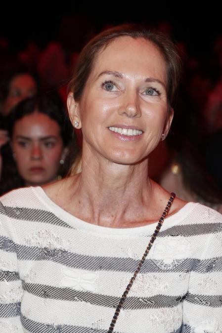 El distante matrimonio entre Julio Iglesias y Miranda Rijnsburger, a 1. ...