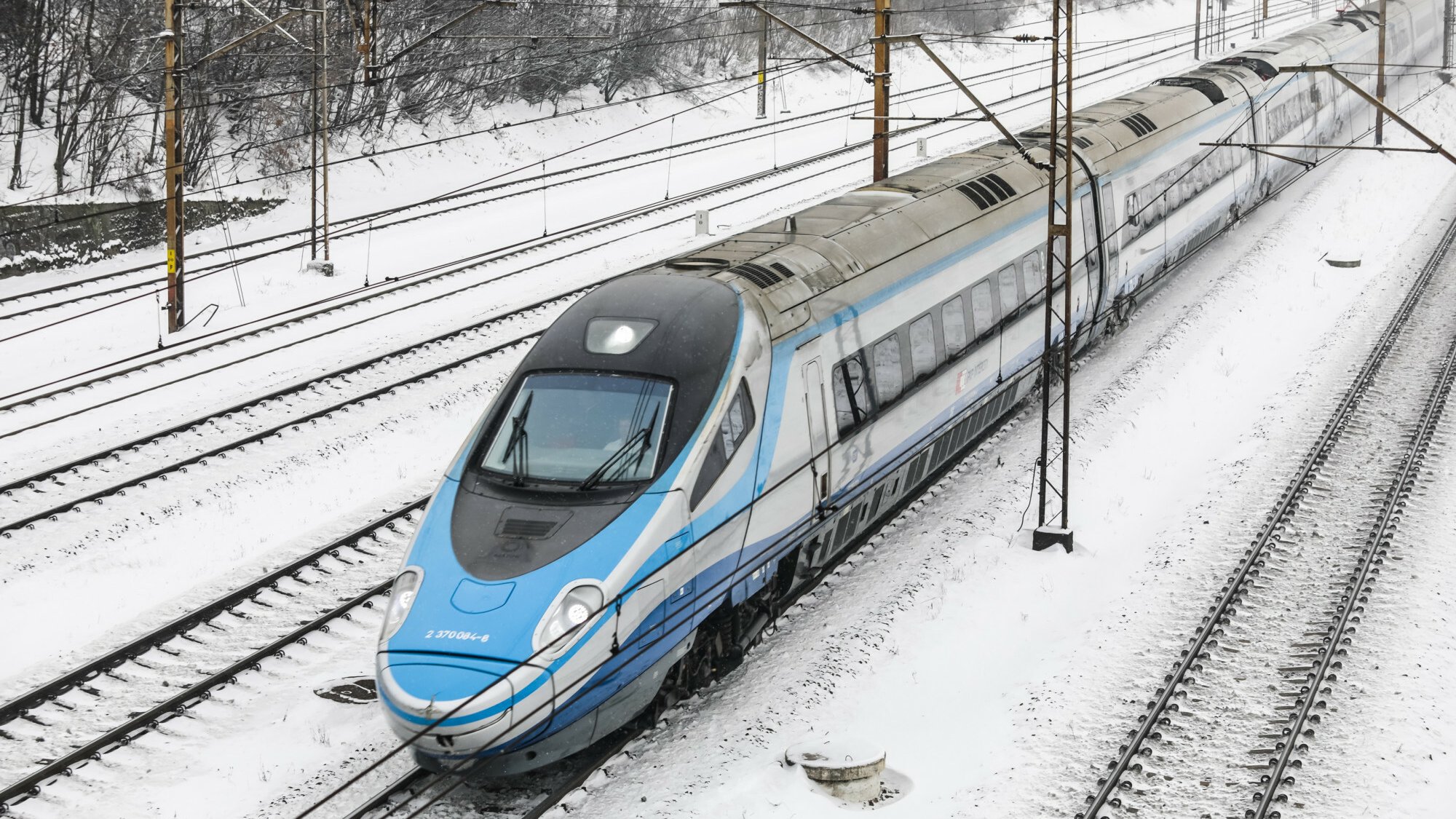 Marznące opady mogą sparaliżować kolej. PKP Intercity ostrzega pasażerów