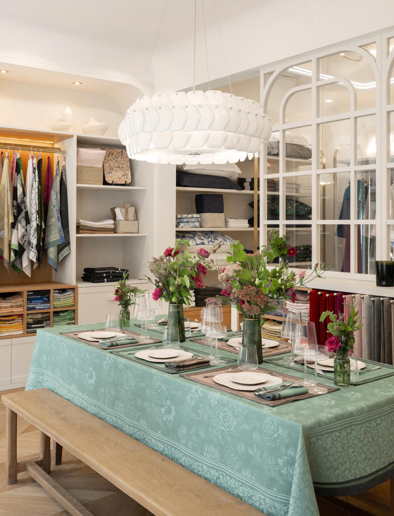 Cette célèbre entreprise de linge de maison fondée en 1888 ouvre sa ...