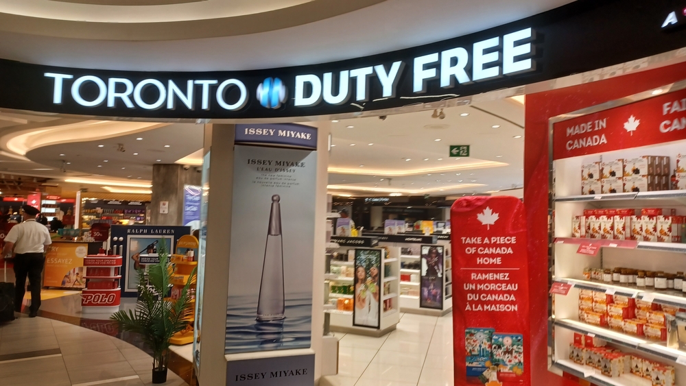 15 beloved Canadian retailers we miss most during holiday shopping season