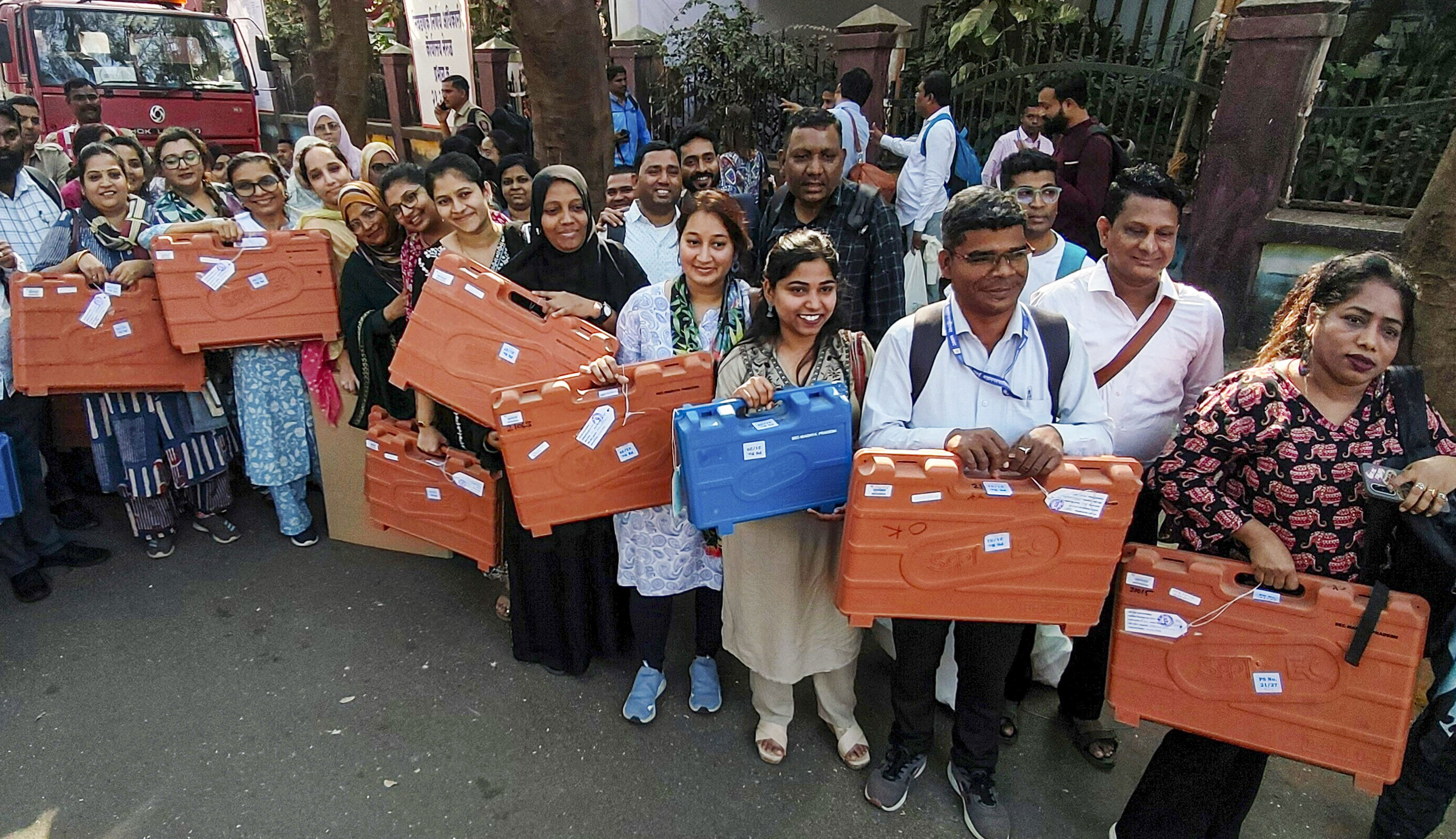 Maharashtra votes for high-stakes civic polls on Jan 15; Mumbai key ...