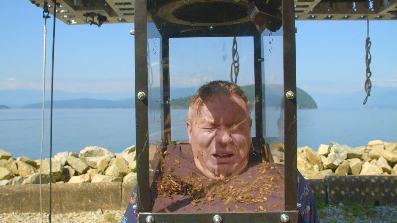 A peek behind the scenes of FOX's new 'Fear Factor: House of Fear'