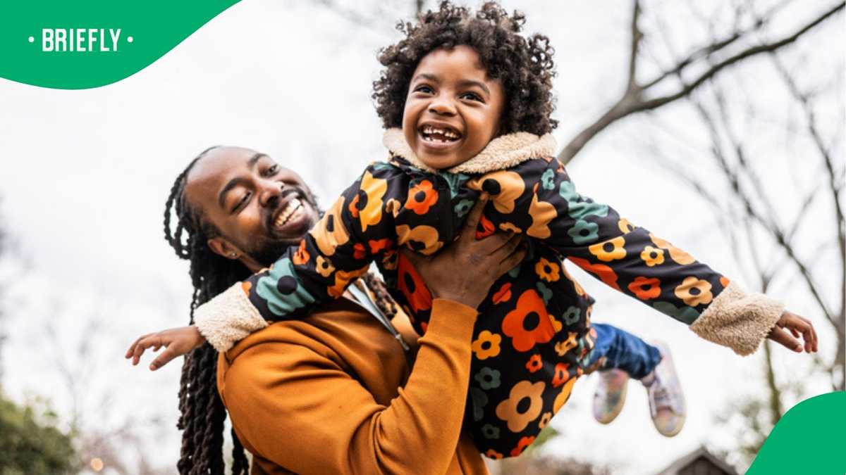 Dad packs a filet mignon and caviar lunchbox for daughter in viral video