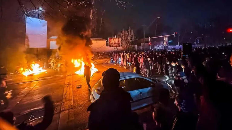 Iran warns neighbours after Trump threats, says US bases could be targeted