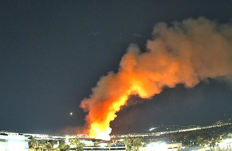 One dead, homes damaged following Henderson brush fire