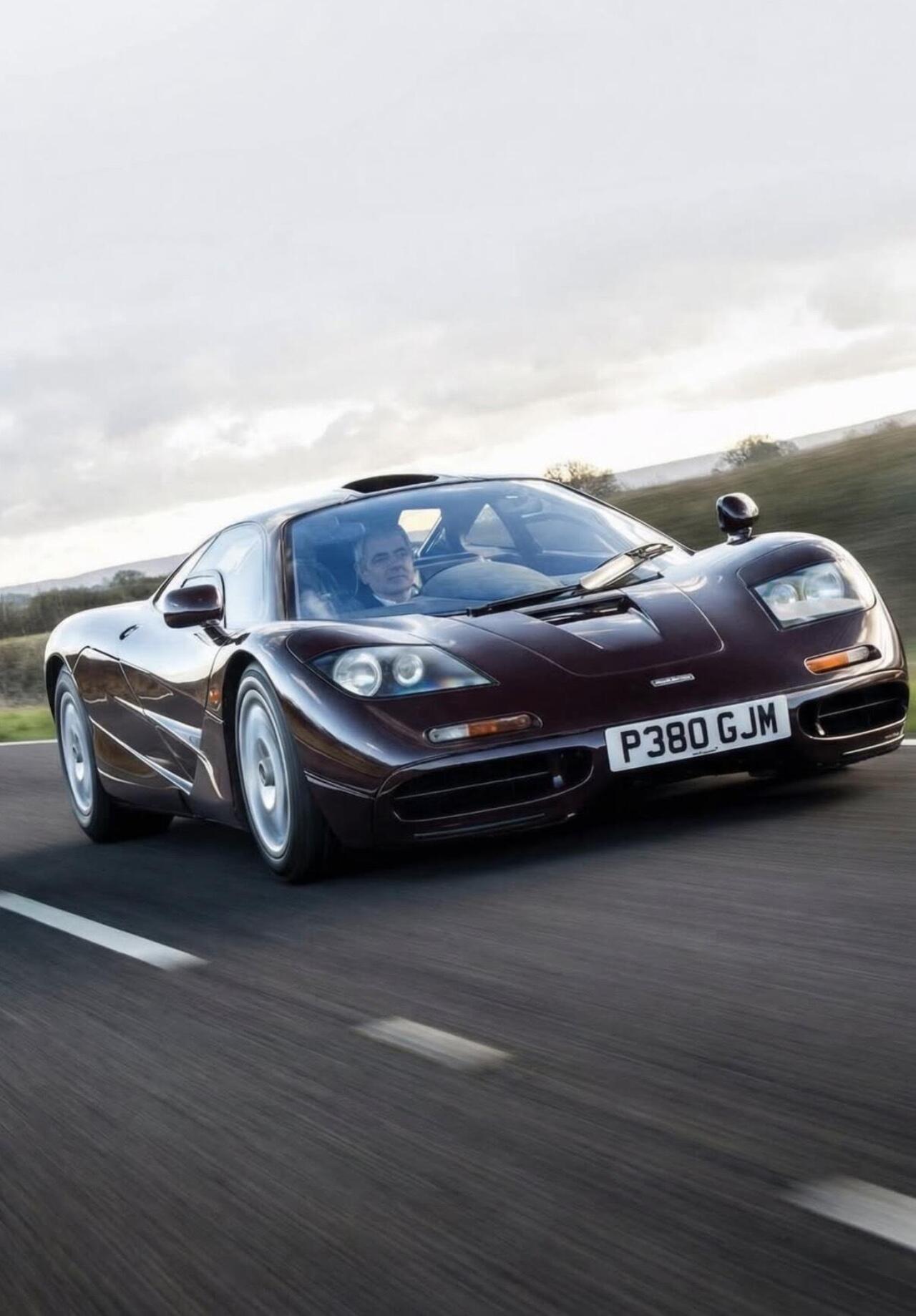 Rowan Atkinson, il collezionista che guida davvero le sue auto: dalla ...