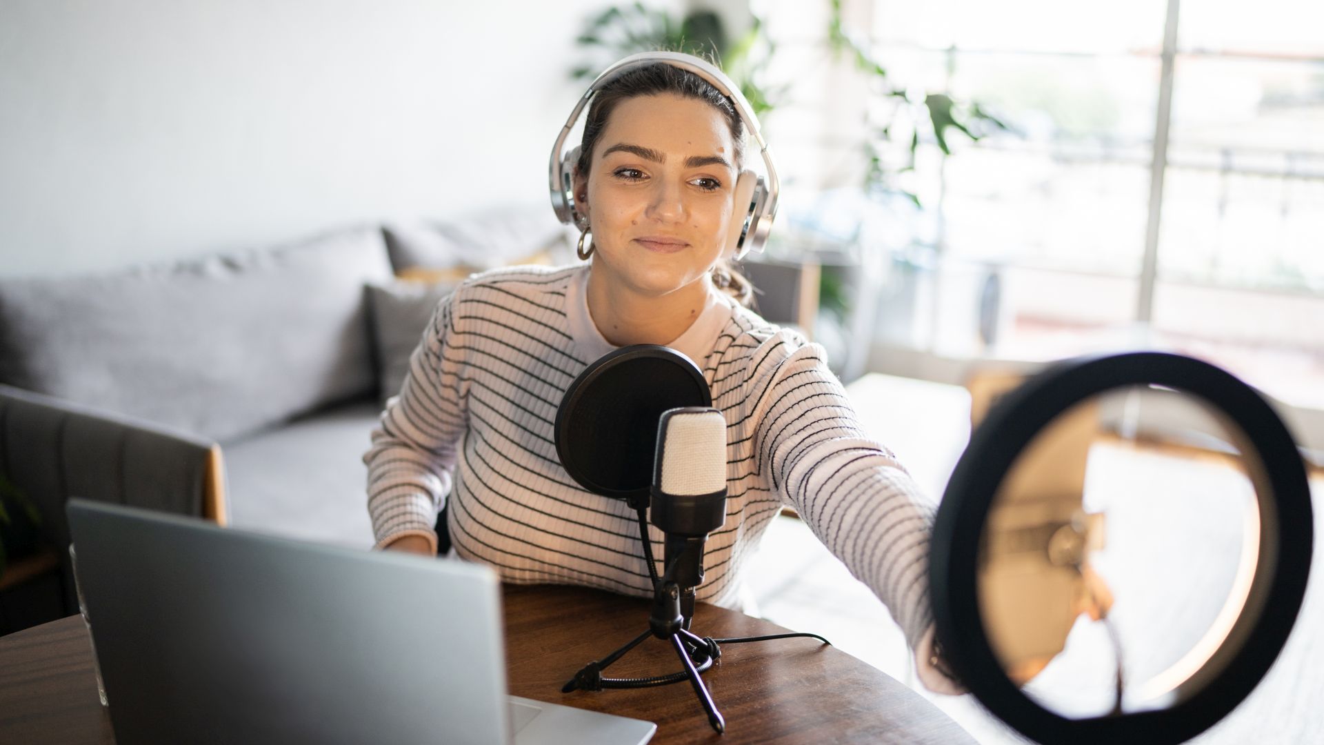 6 lesser-known side hustles to earn some extra cash