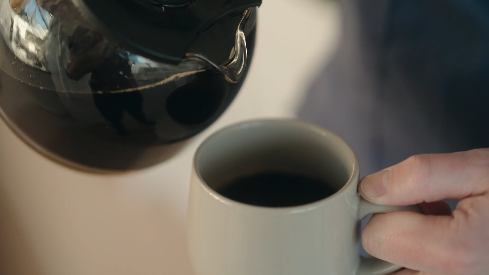 Coffee and tea drinkers may outlive water-only people, UK study suggests