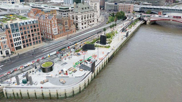 Thames public space opens on sewer building site