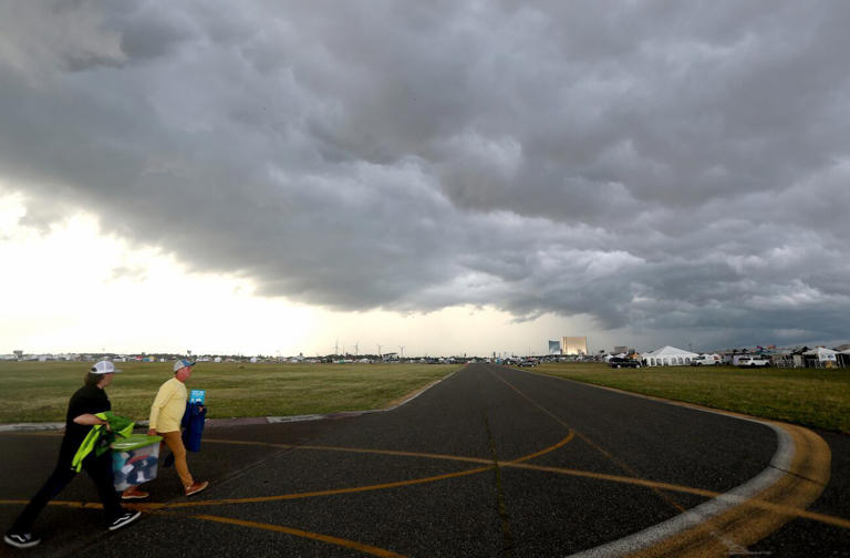 Atlantic City official seeks legal review of ICE operations at airfield