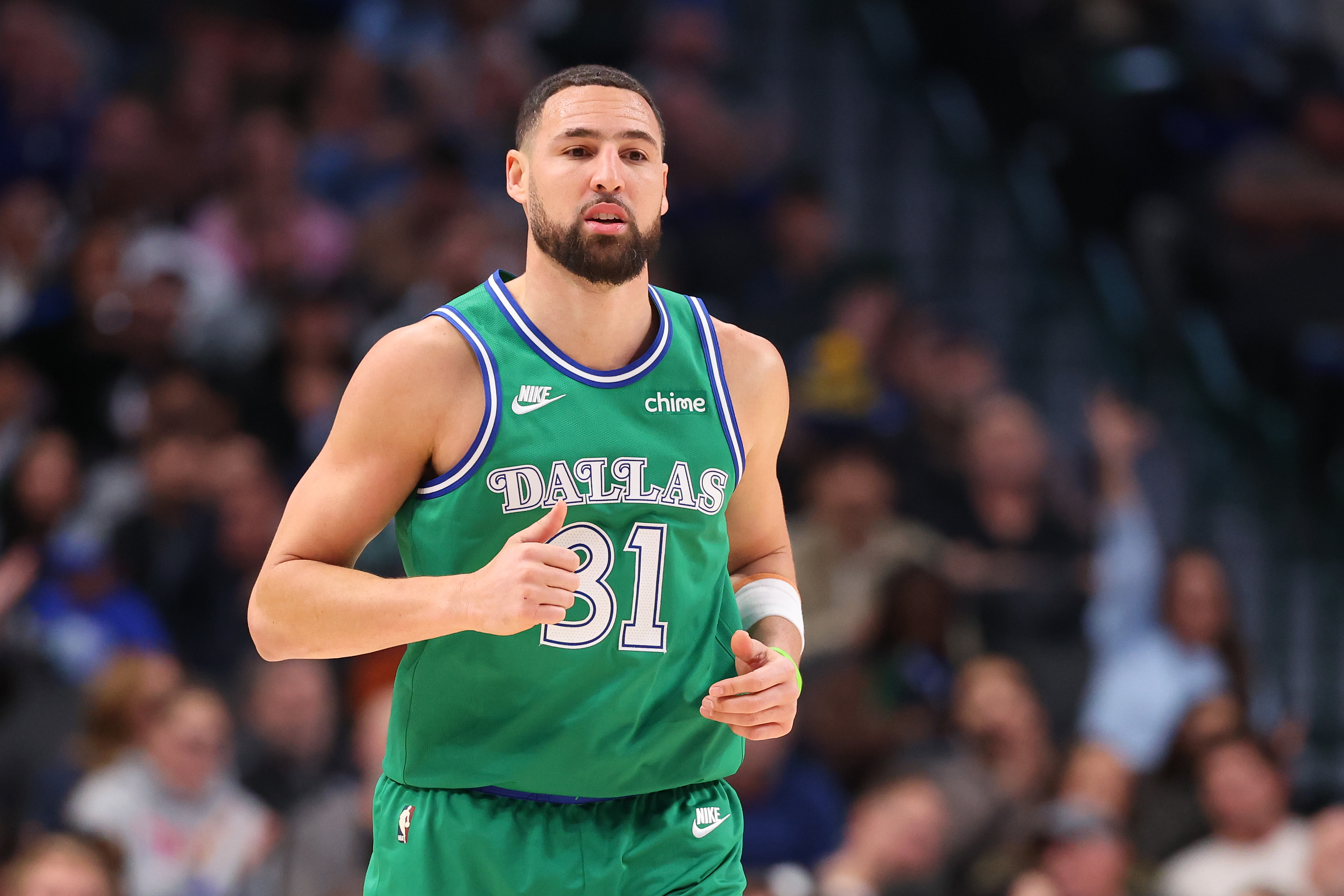 Klay Thompson becomes the fifth ever NBA player to hit 2,800 threes