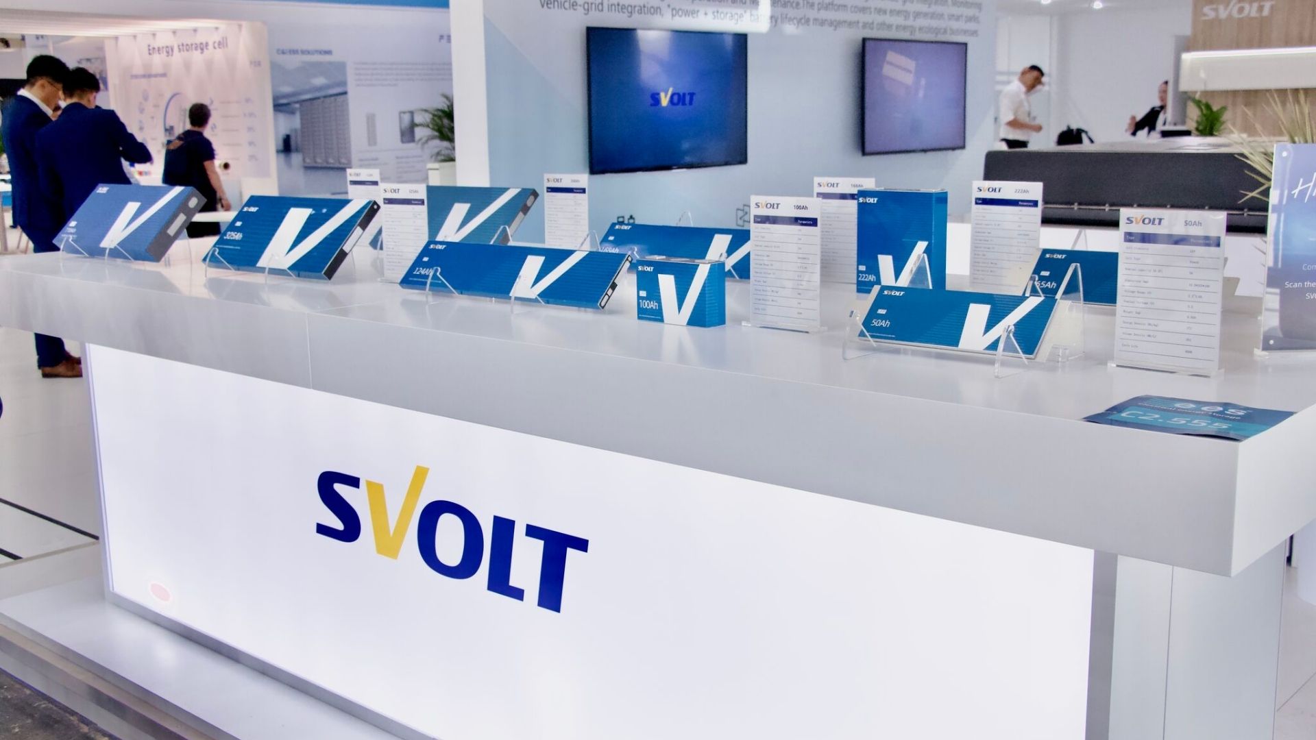 ‘World’s largest capacity’ hybrid EV battery that charges 80% in 10 ...