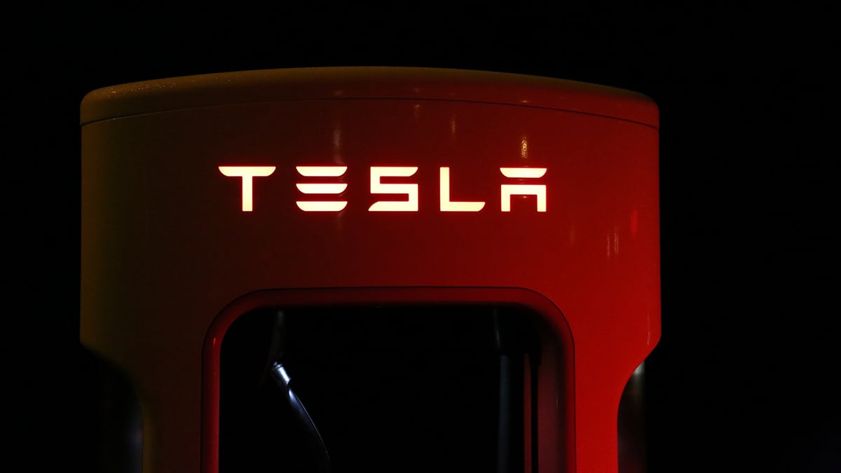 Tesla dovrà produrre batterie in Europa a causa delle politiche anti ...