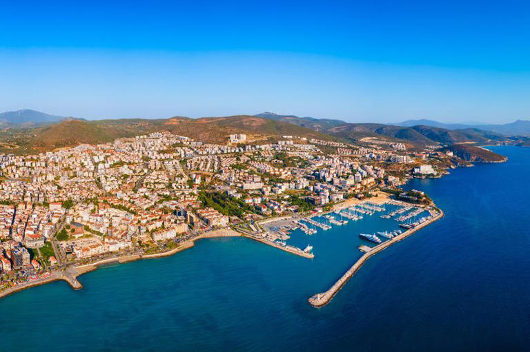 NHS gives Turkey travel warning as 12 die amid infections alert